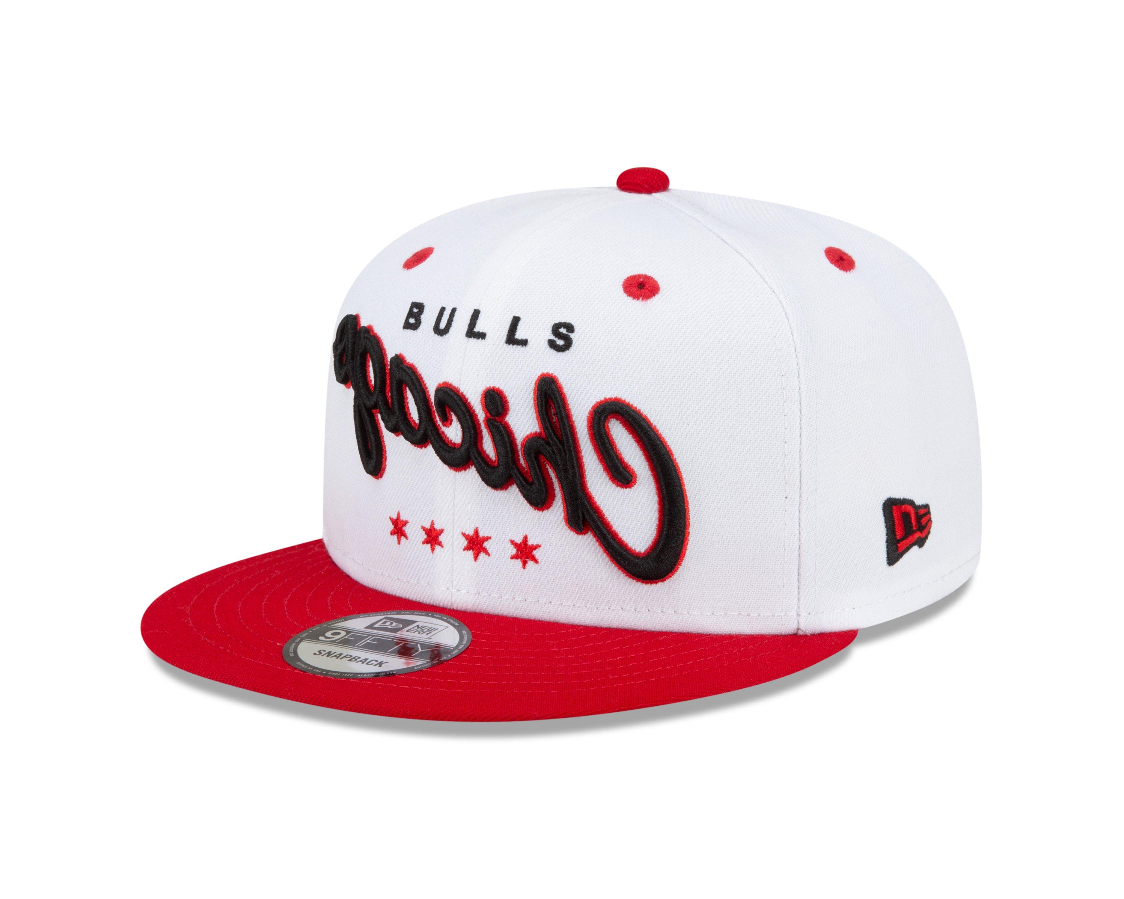New Era Chicago Bulls Reverse Script 9FIFTY Snapback Hat in WHITE/RED
