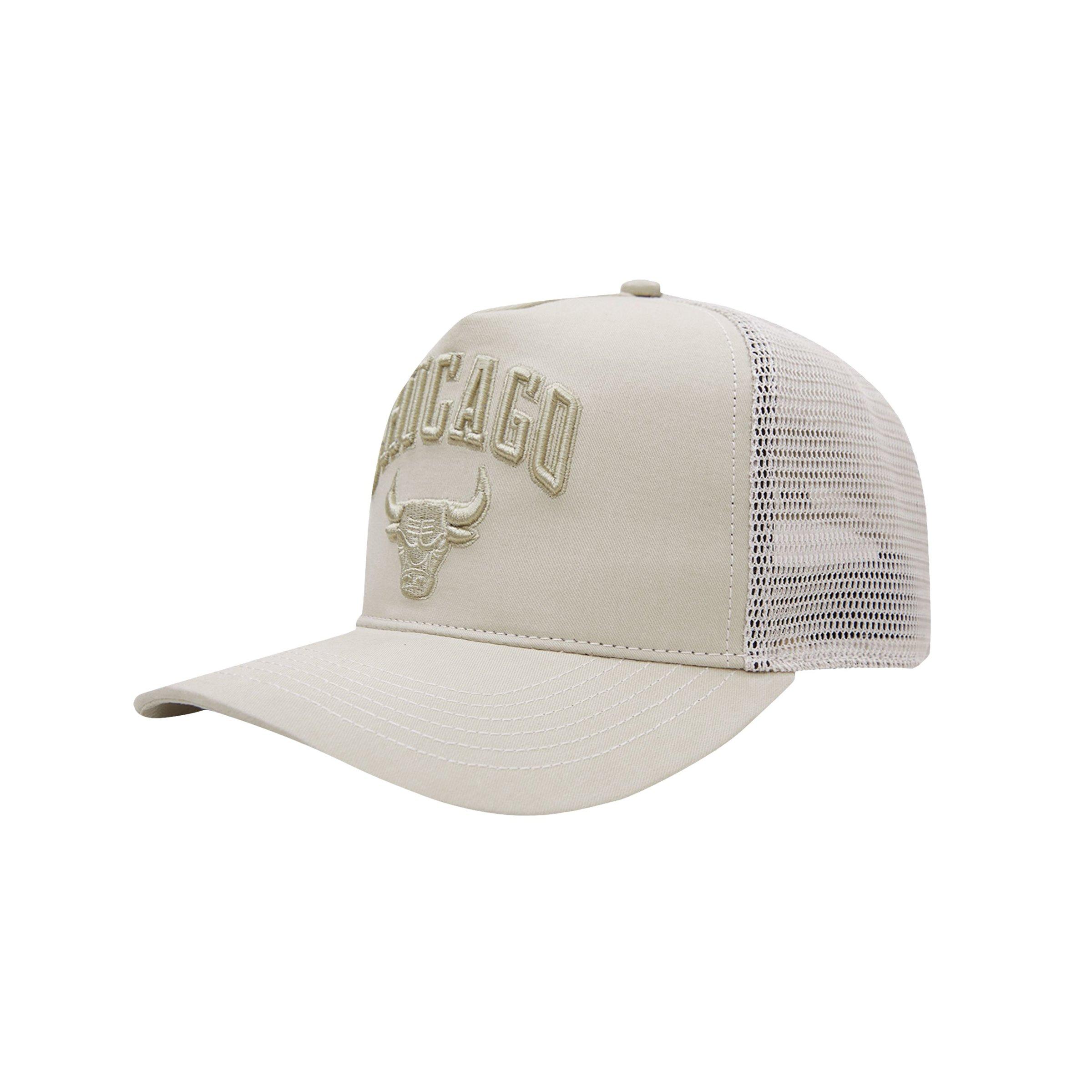 Pro Standard Chicago Bulls Pinch Front Patch Trucker Snapback